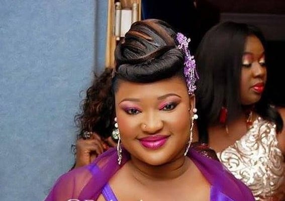 Photo: Thiané, fille de Mbaye Dieye Faye souriante… Regardez