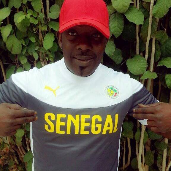 (2) Photos: Mbaye Dieye Faye et Guigui derrière les lions du Sénégal ...