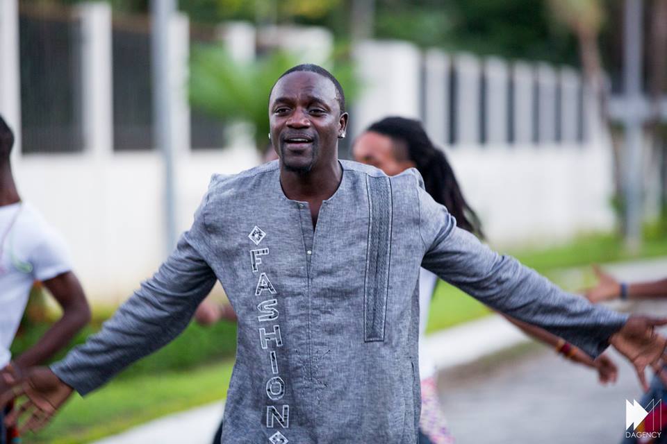 (10) Photos: Akon en tournage d’un nouveau clip contre Ebola - Senego.com