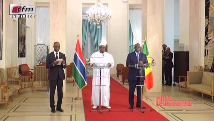 Vidéo – Macky Sall et Adama Barrow font face à la presse ! Regardez