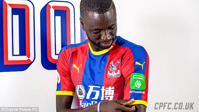 Mercato: Cheikhou Kouyaté s’est engagé avec Crystal Palace Mercato: Cheikhou Kouyaté s’est engagé avec Crystal Palace