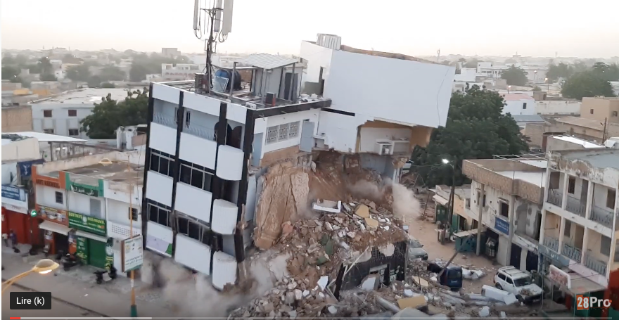 Vidéo – Un immeuble s’effondre à Touba