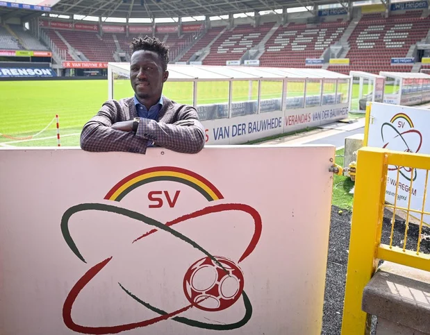 Pro League: Mbaye Leye présenté officiellement comme coach de Zulte Waregem Pro League: Mbaye Leye présenté officiellement comme coach de Zulte Waregem
