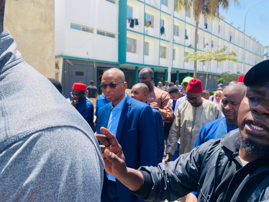 Ucad: Le ministre Moussa Baldé revisite son ancienne chambre, la 372 du Pavillon A et fait des ...