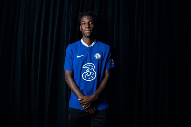 Chelsea : Les premières images de Nicolas Jackson après sa signature ...