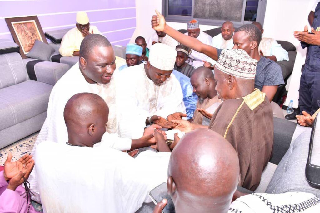 Gamou 2023: Déthié Fall et les leaders de YAW à Tivaouane, Thiénaba et ...