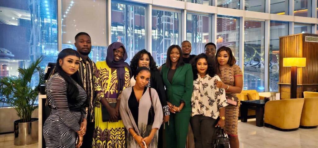 Ralliement : Anta Babacar Ngom en conversation avec des jeunes ...