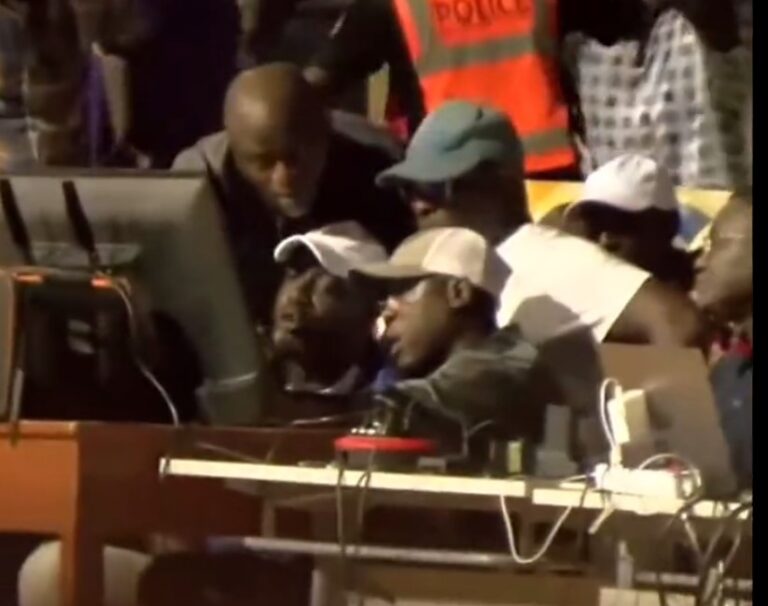 Combat T-Max vs Armee Bou ngeweul: Regardez la première utilisation de ...