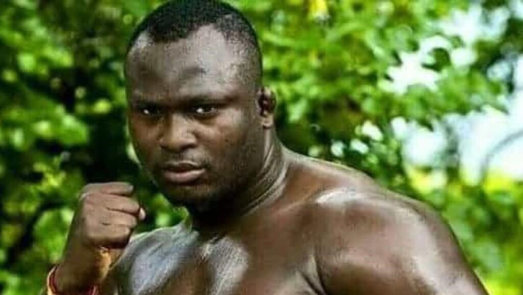 Sénégal : Modou Lô conserve son titre de roi des arènes malgré une ...