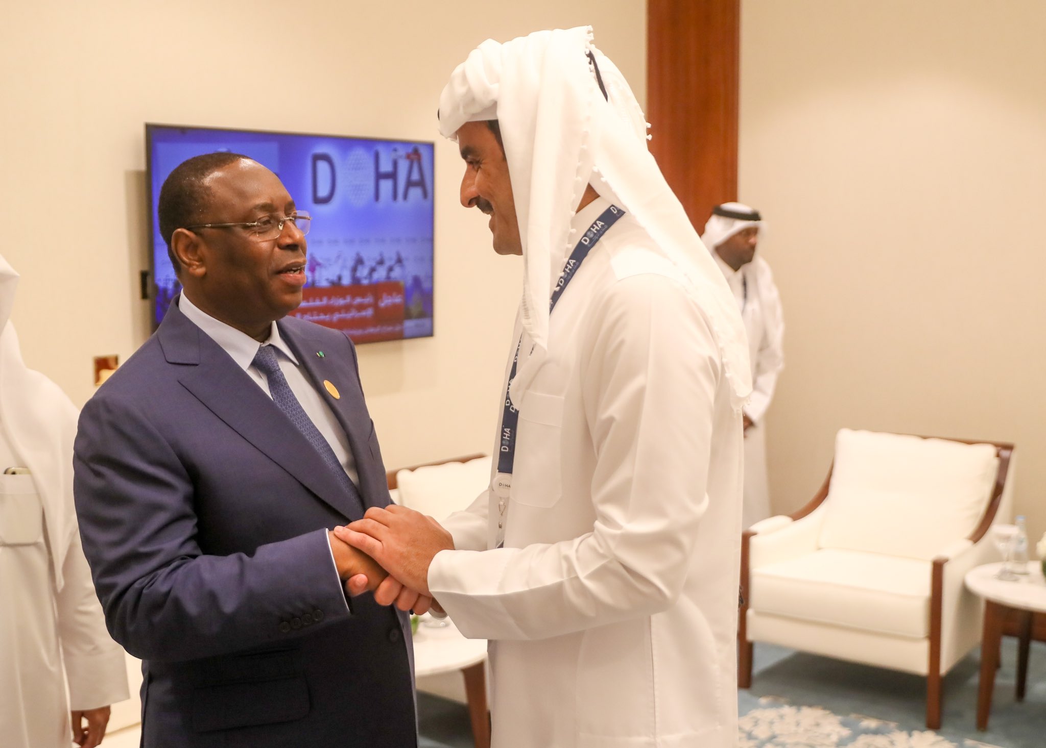 21e Forum de Doha : Rencontre entre le Président Macky Sall et l’Émir du Qatar, Tamim Al Thani ...