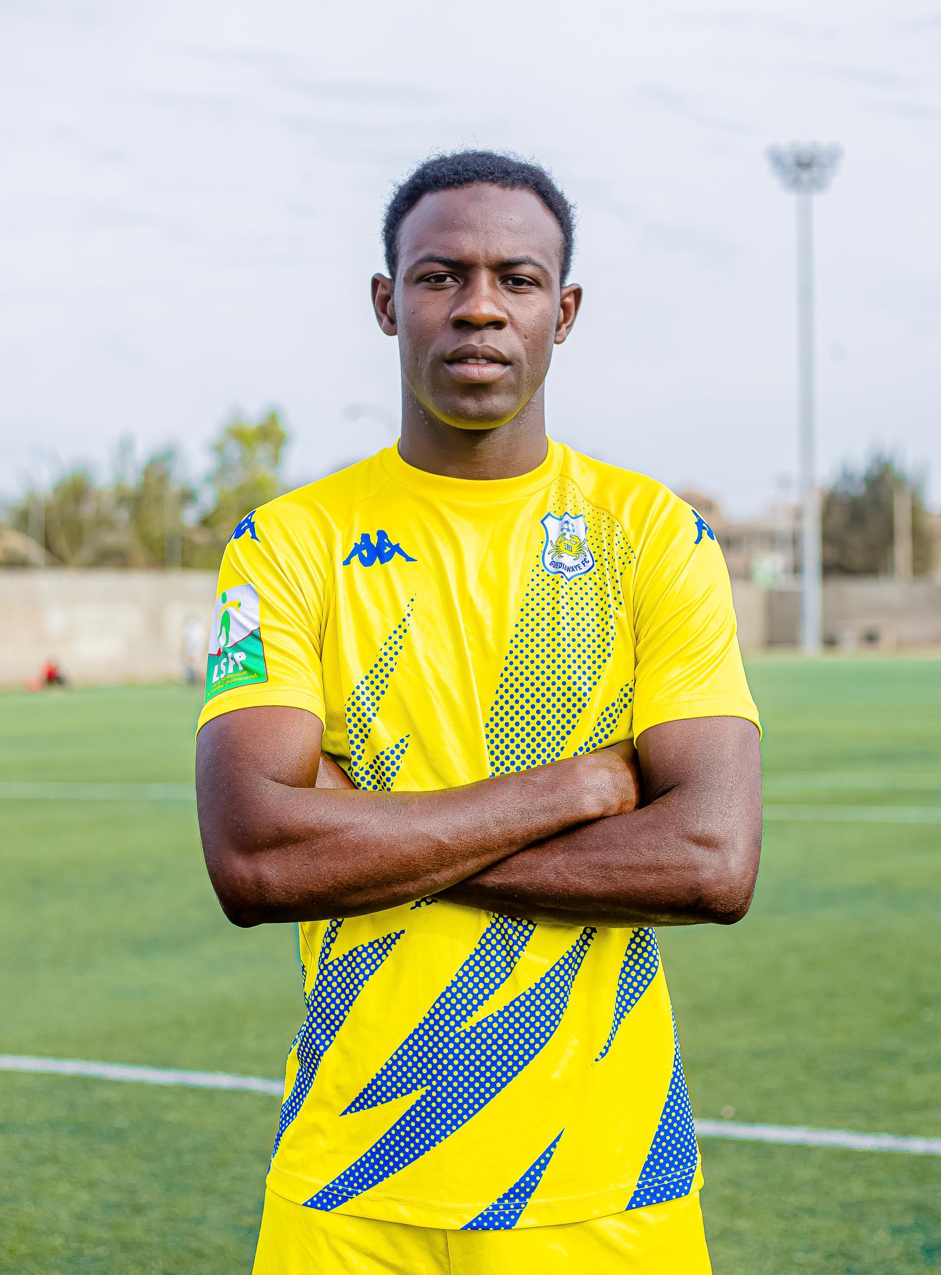 Ligue 1 : Ousmane Fall signe un contrat avec le Guédiawaye Football ...