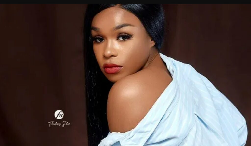 (3) Photos La rappeuse Lousika devient reine-mère en pays Ashanti