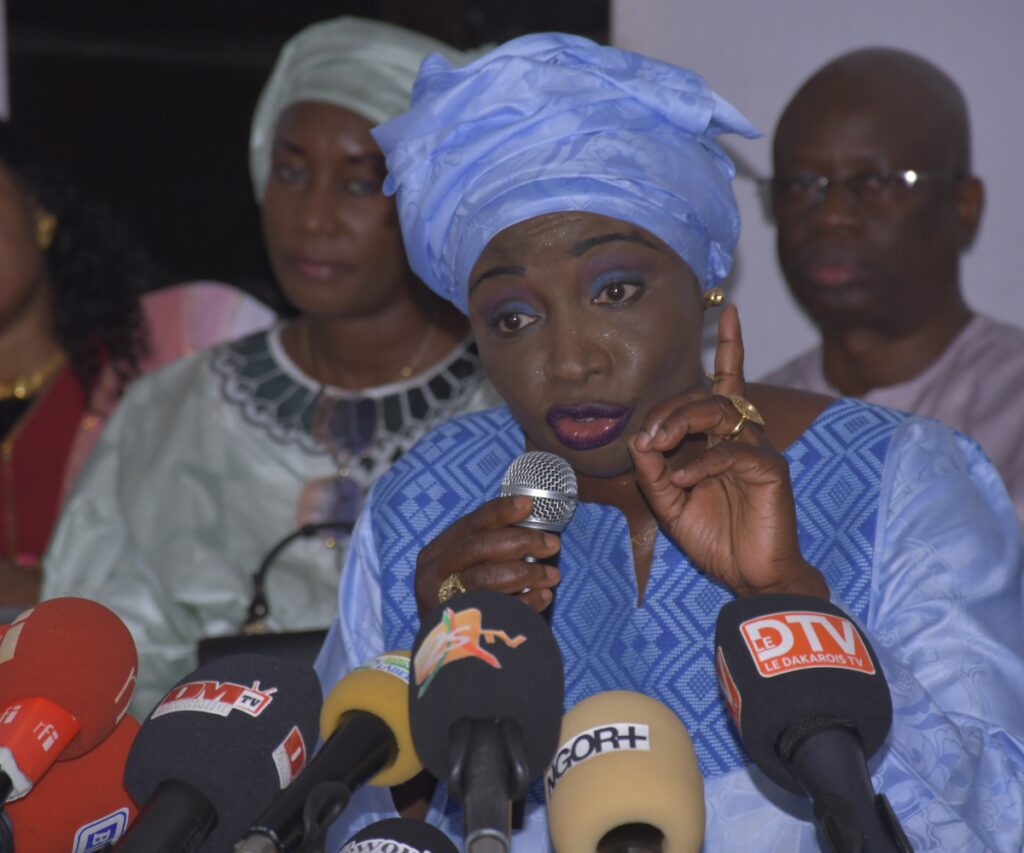 Aminata Touré face à la presse ce mercredi