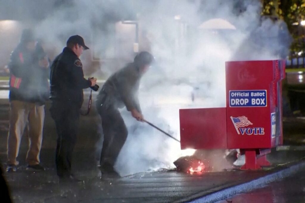 États-Unis : Incendies d’urnes électorales à Washington et Oregon avant ...