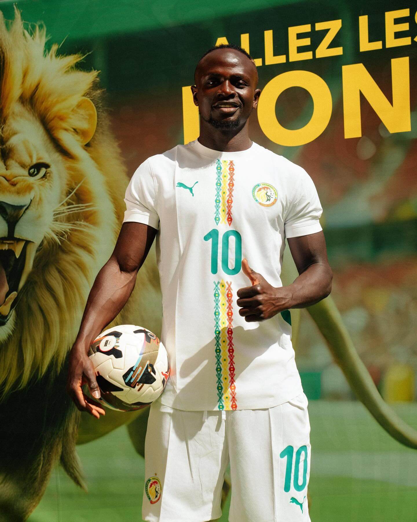 Les Lions posent avec les nouveaux maillots domicile et extérieur du Sénégal pour 2025 (Photos)
