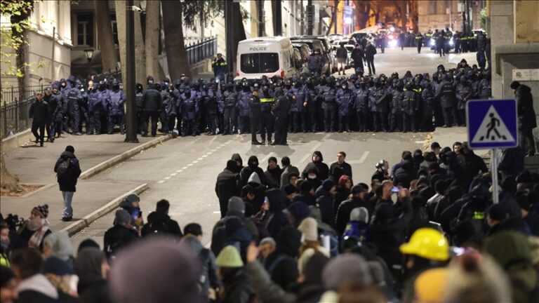 Géorgie : Manifestations Massives contre le Report des Négociations ... Géorgie : Manifestations Massives contre le Report des Négociations ...