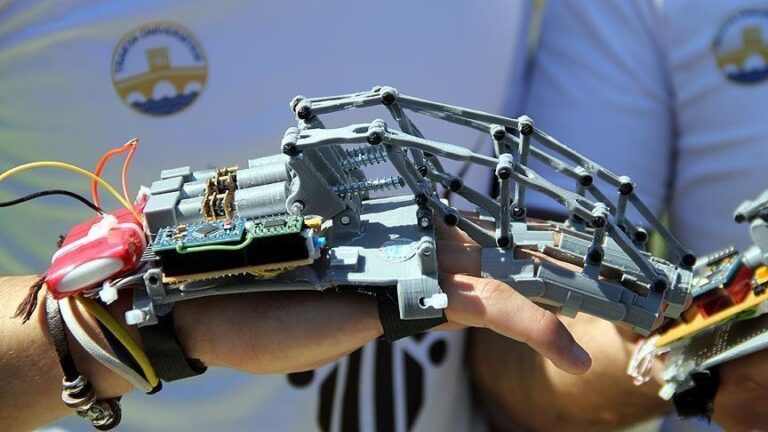 Pakistan : Une avancée révolutionnaire avec la création d’une main robotique « biohybride