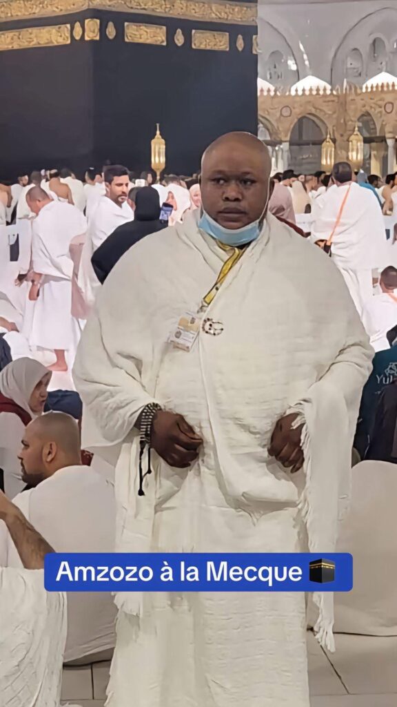 Omzozo effectue son Oumra pour renouer avec sa foi