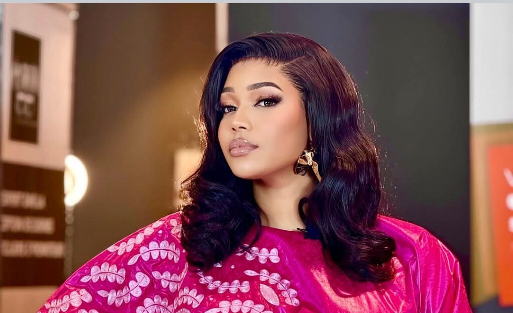 Ya Awa Dièye fait sensation avec une tenue traditionnelle