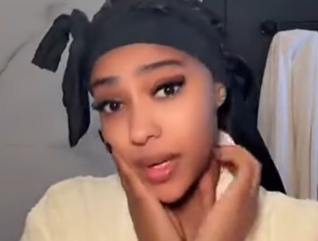 Racky Aïdara émue lors de sa visite à Nogaye au camp pénal