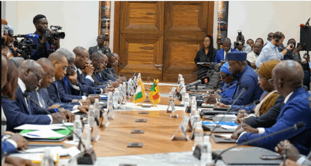 Commerce, énergie, sécurité : Le Sénégal et la Côte d’Ivoire unissent ...