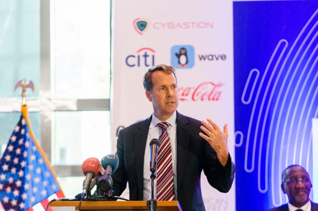RDC et Rwanda : Troy Fitrell vise un accord de paix en juin ou juillet ...