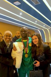 Victoire du Sénégal : Aïcha Tamba et sa fille aperçues en coulisses ...